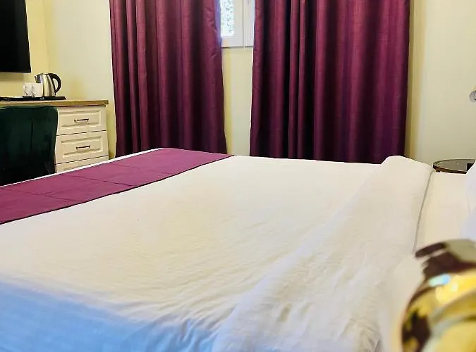 HOTEL THE RED FARM RELAIS & SPA, IKLIN