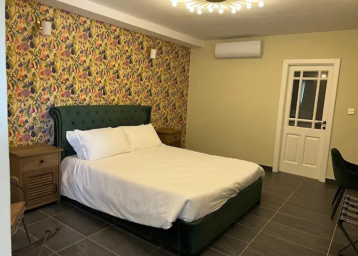 HOTEL THE RED FARM RELAIS & SPA, IKLIN
