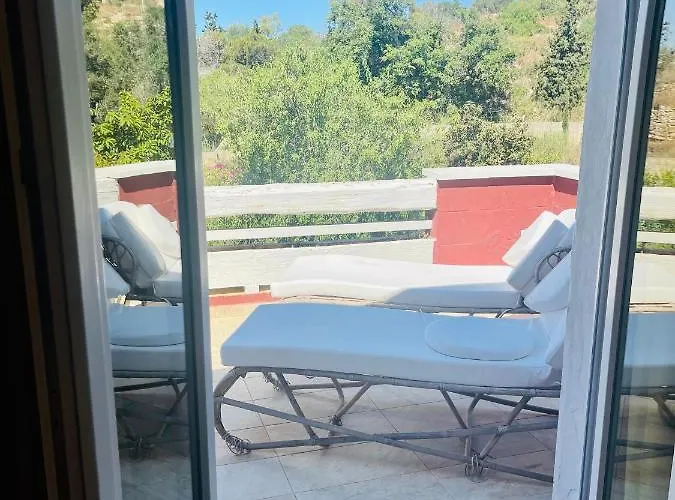 HOTEL THE RED FARM RELAIS & SPA, IKLIN